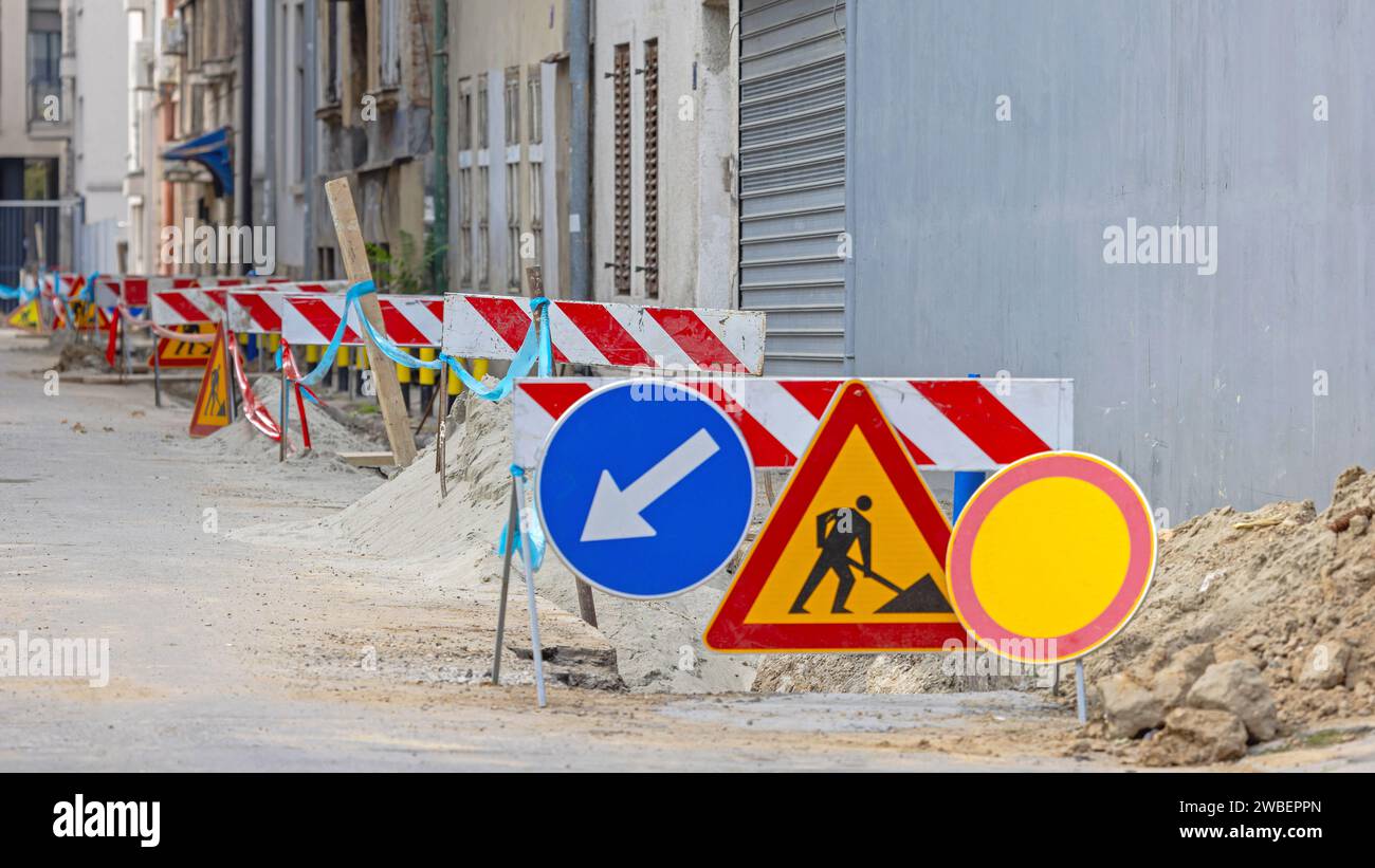 Street Works Directional Arrow Closure Road Signs Warning Barriers in ...