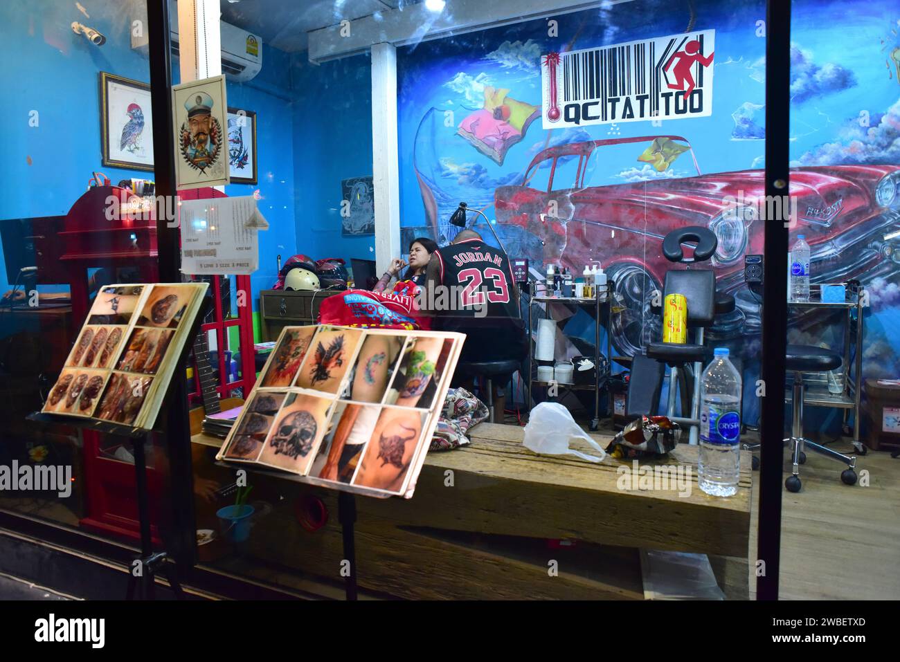 Bangkok, tattoo center. Thailand Stock Photo - Alamy