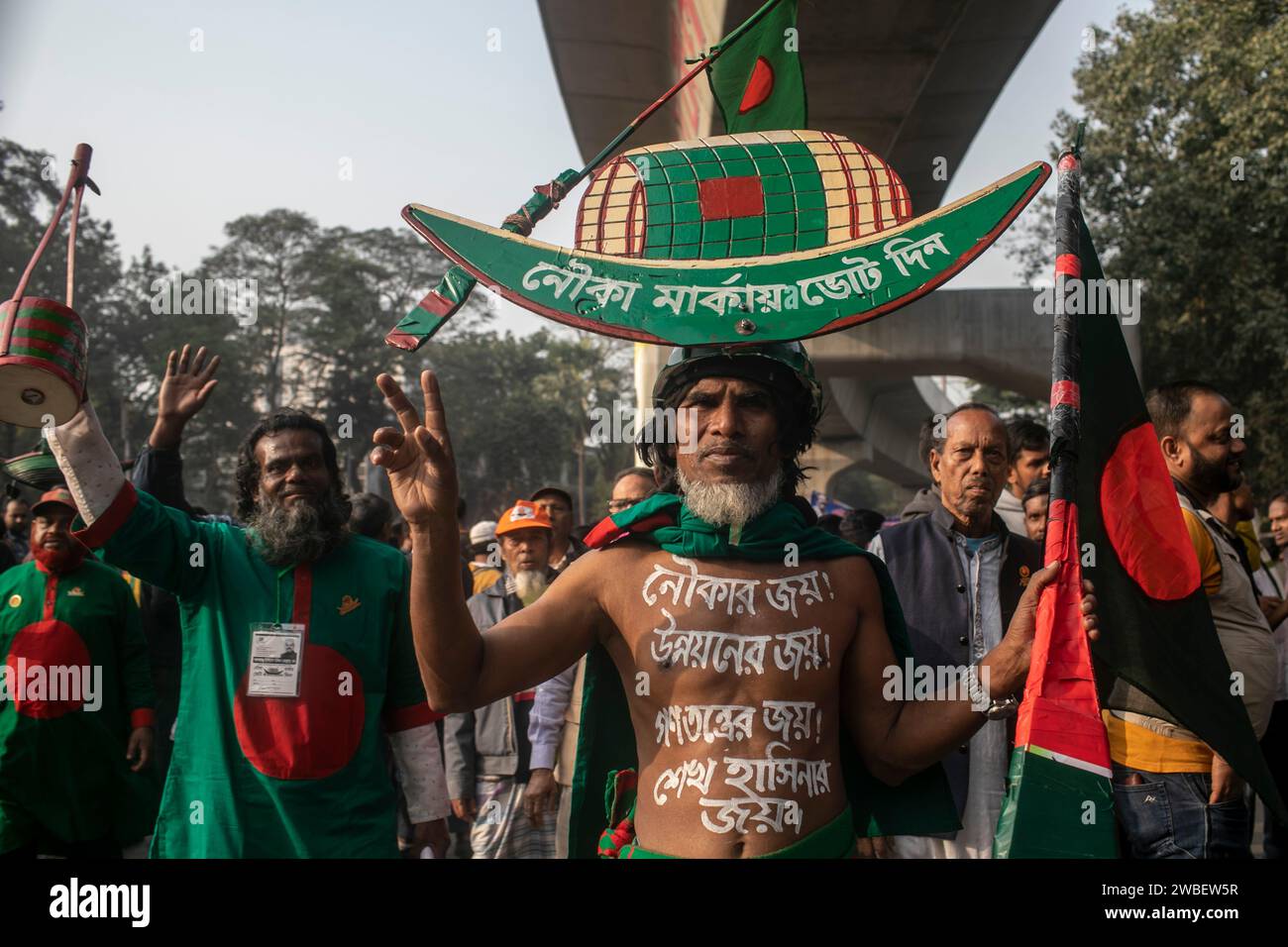 Dhaka, Bangladesh. 10th Jan, 2024. A supporter of Bangladesh's ruling ...