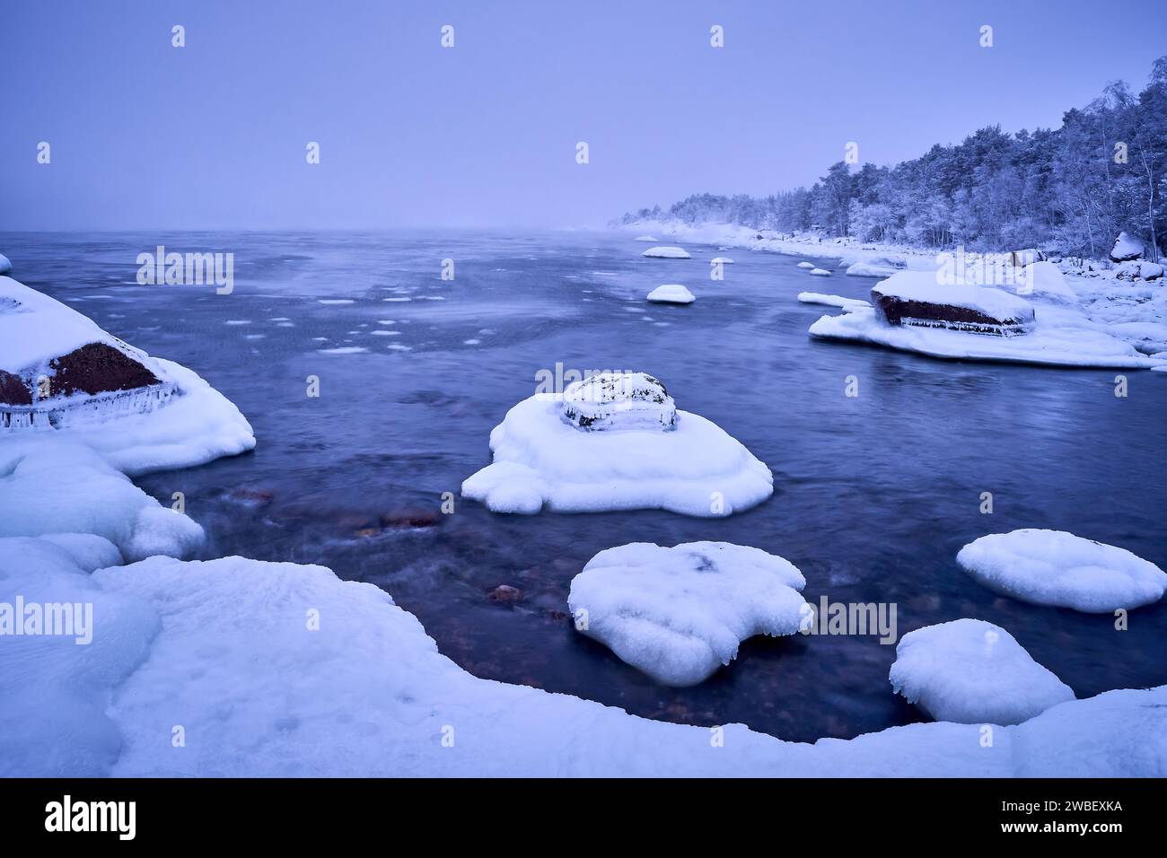 Finnish archipelago in the winter hi-res stock photography and images ...