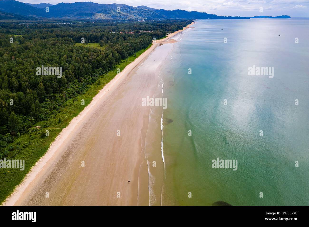 Aerial view empty beach sea hi-res stock photography and images - Alamy