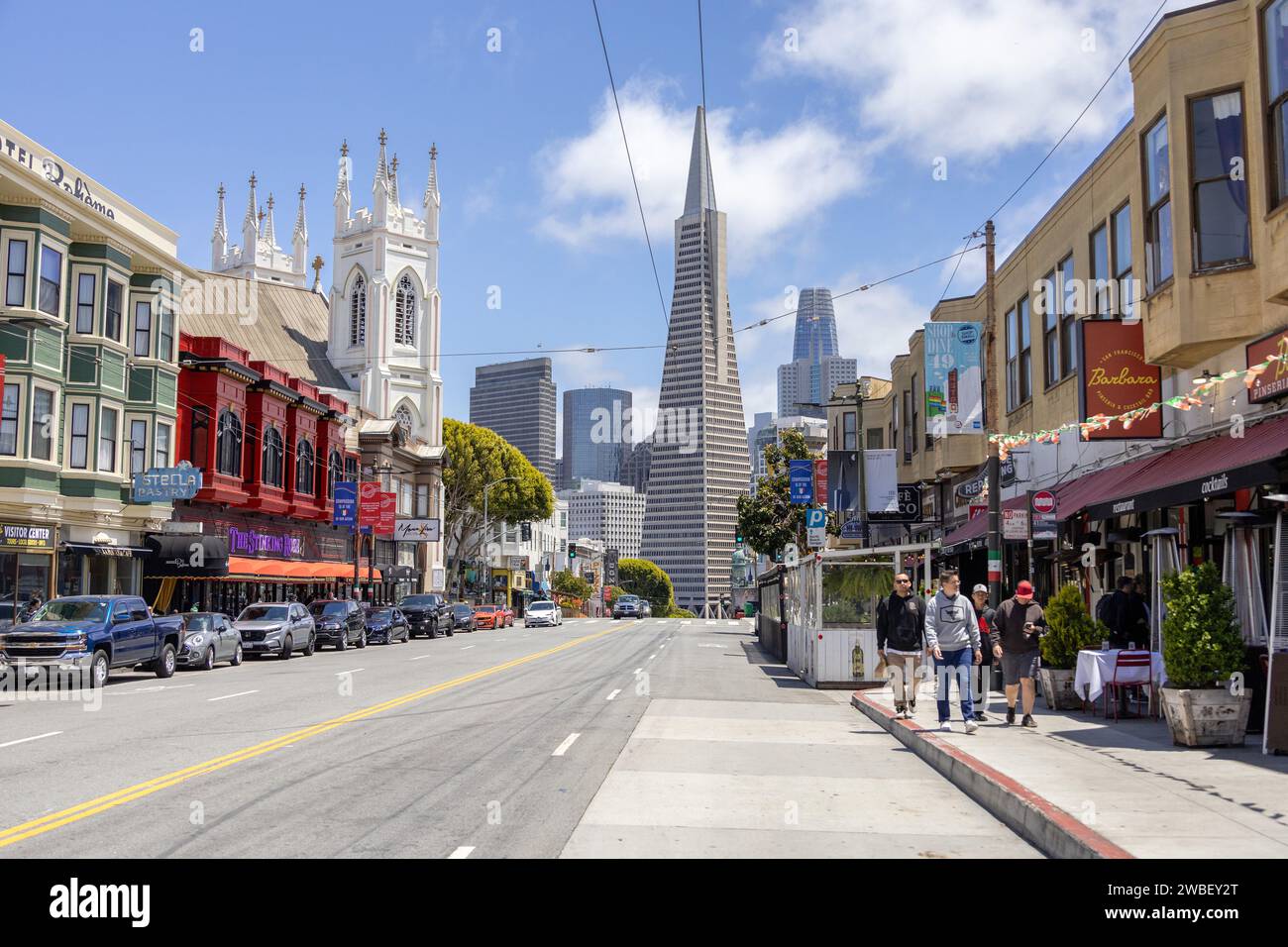 The pyramid building hi-res stock photography and images - Alamy