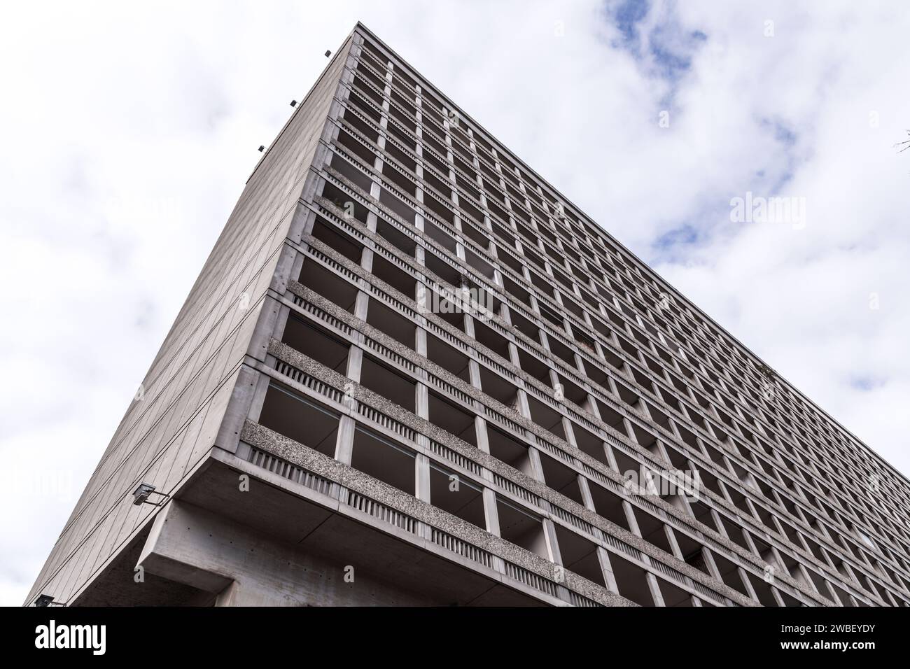 Building facade detail pattern with square and rectangle windows ...