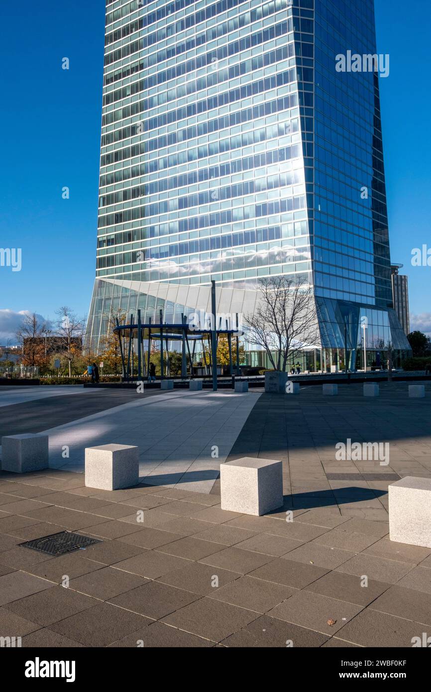 Neighborhood square hi-res stock photography and images - Alamy