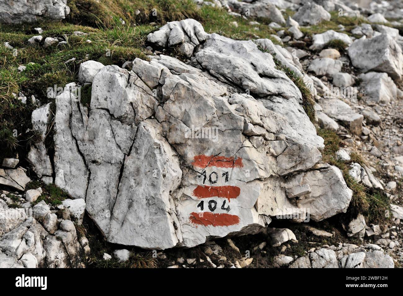 Hiking trail numbers, markings, hiking trail designations, 101, 104 ...