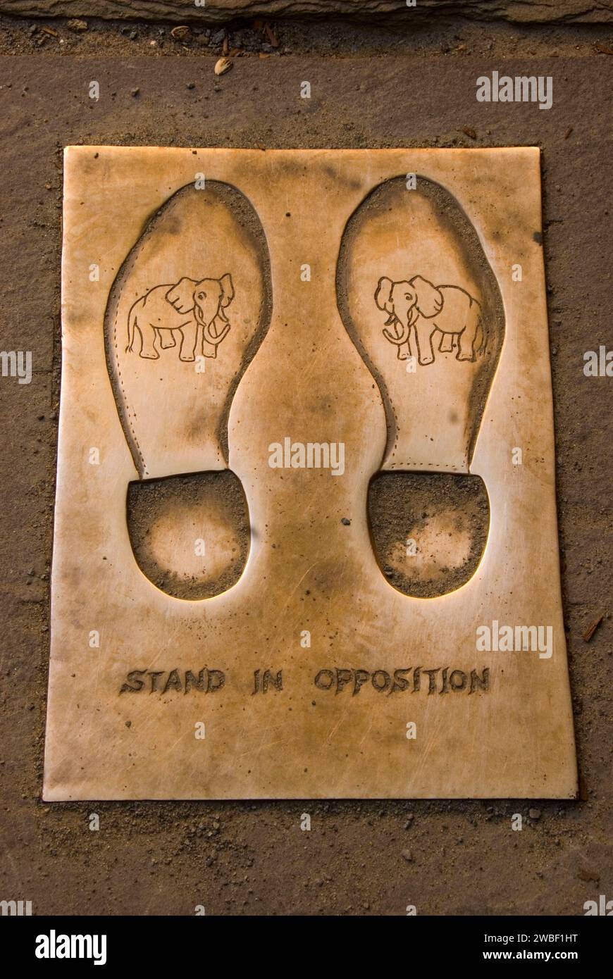 Stand in opposition hi-res stock photography and images - Alamy