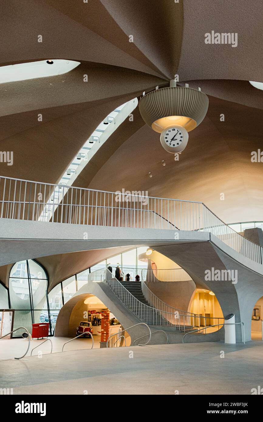 Interior of the TWA hotel at John F. Kennedy International Airport in ...