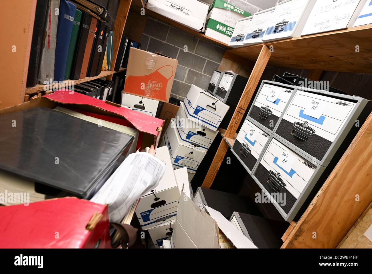 Accounts payable record storage hi-res stock photography and images - Alamy