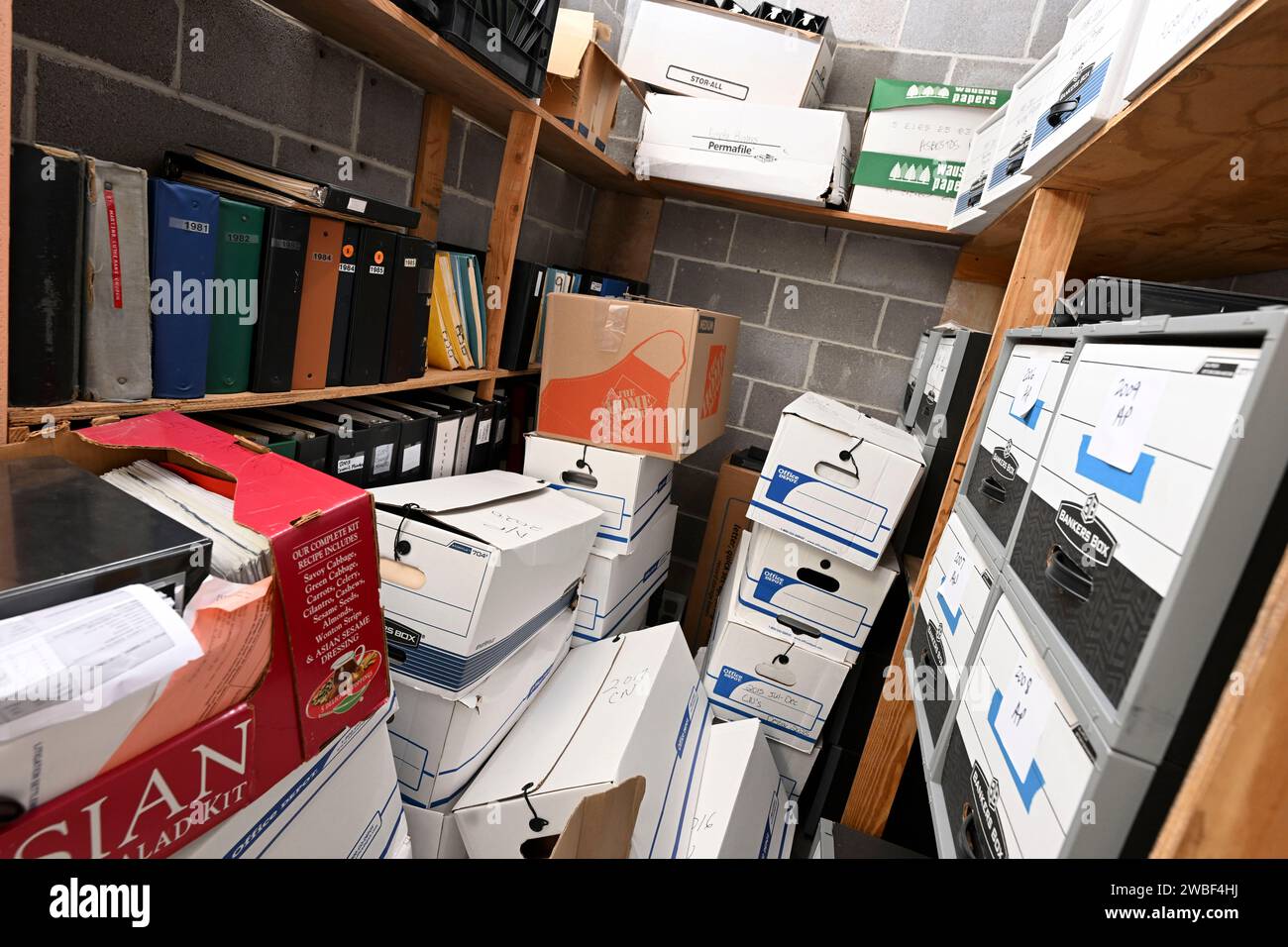 Accounts payable record storage hi-res stock photography and images - Alamy