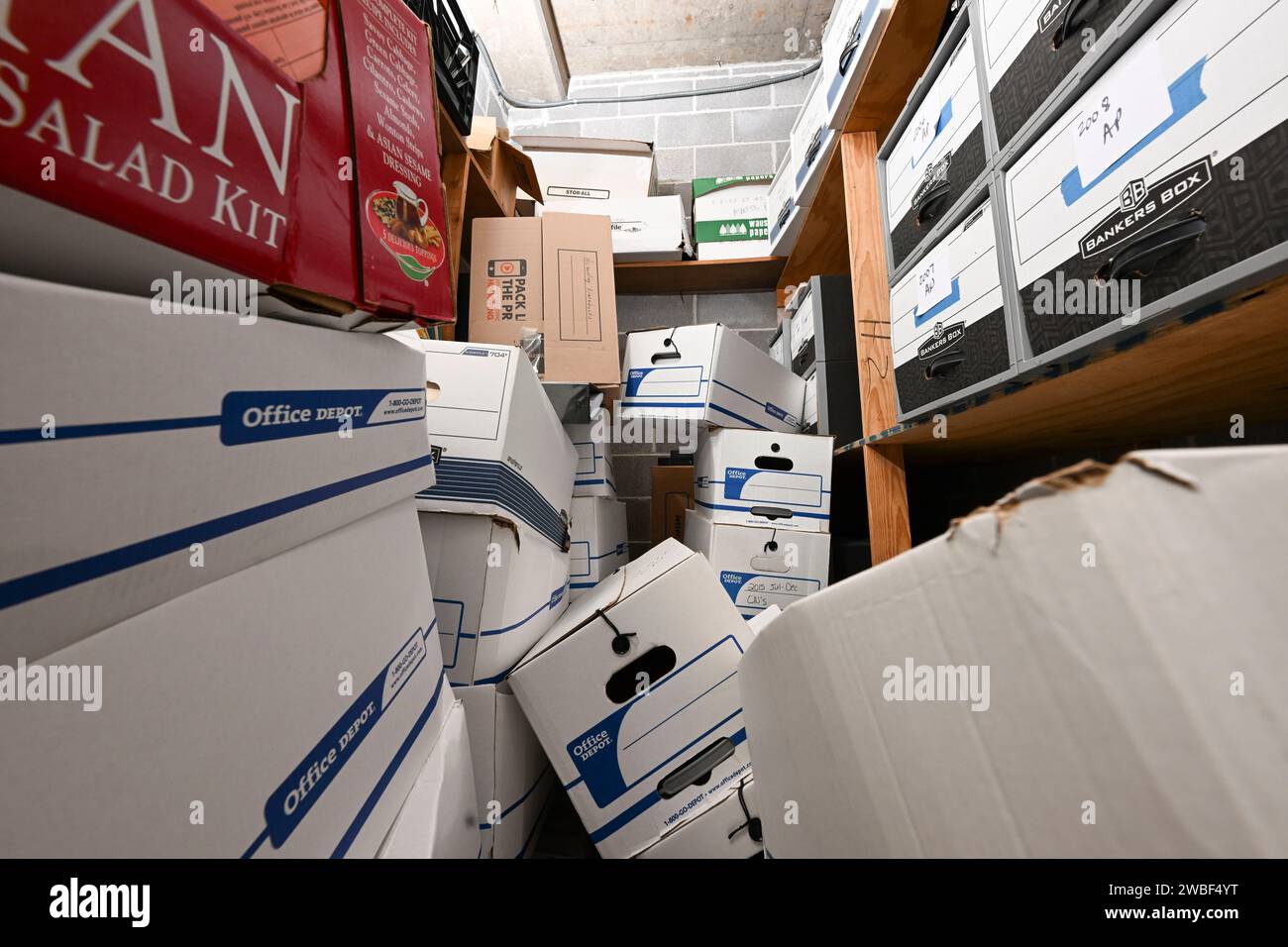 Accounts payable record storage hi-res stock photography and images - Alamy