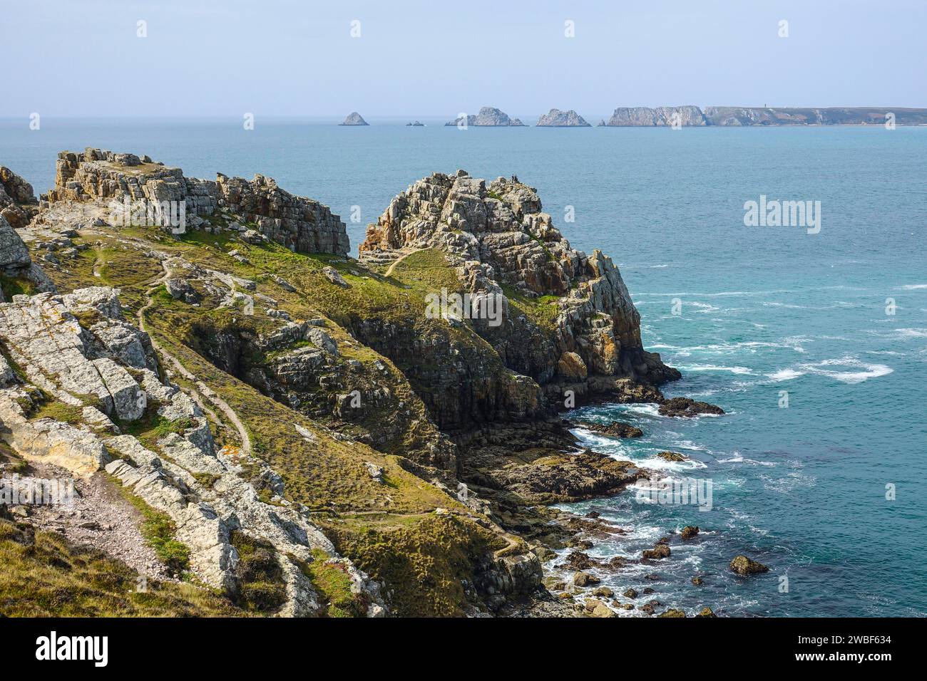 Pointe de Dinan, Crozon, behind Pointe de Pen Hir with the rocks Les ...