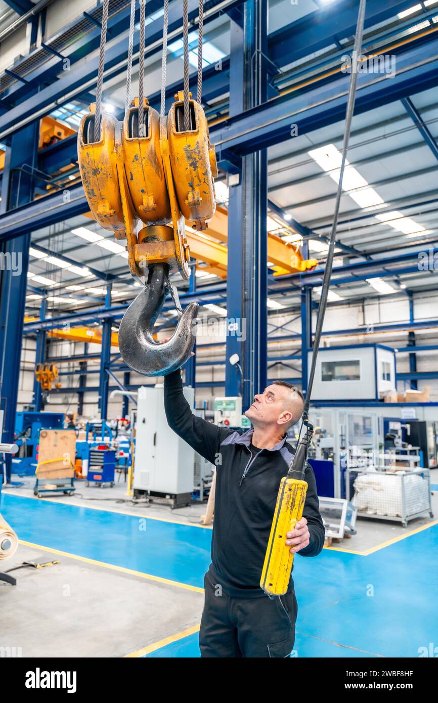 Mechanical crane hi-res stock photography and images - Alamy
