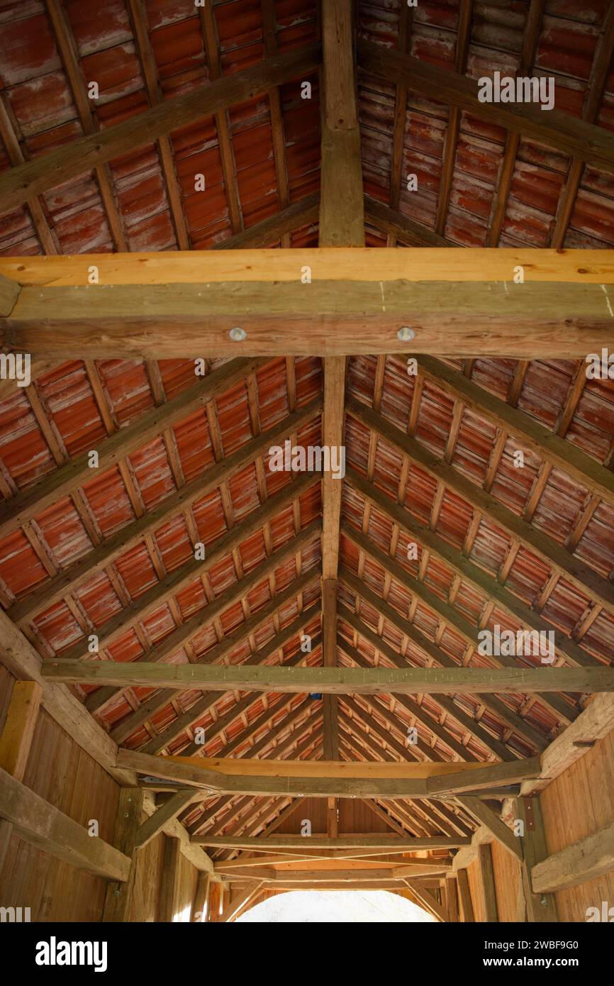 Arch bridge roof hi-res stock photography and images - Alamy
