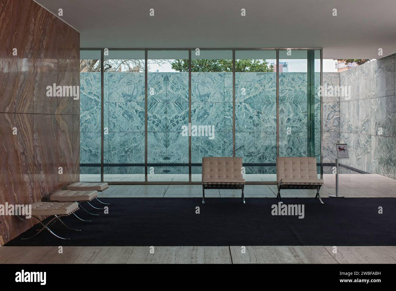 Barcelona Pavillion designed by Ludwig Mies van der Rohe nd Lilly Reich ...