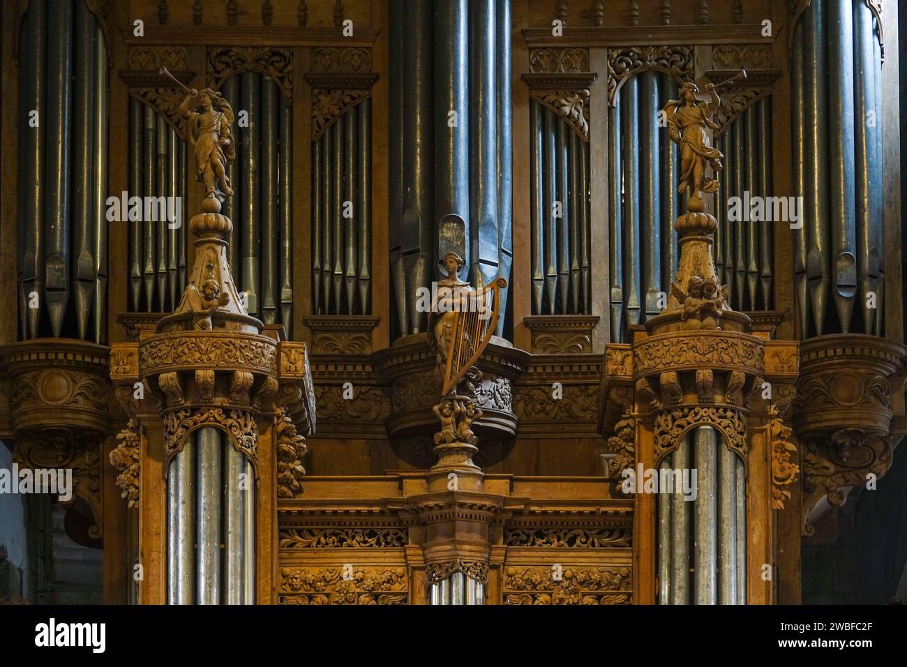 17th century oak organ by organ builder Thomas Dallam, Enclos ...