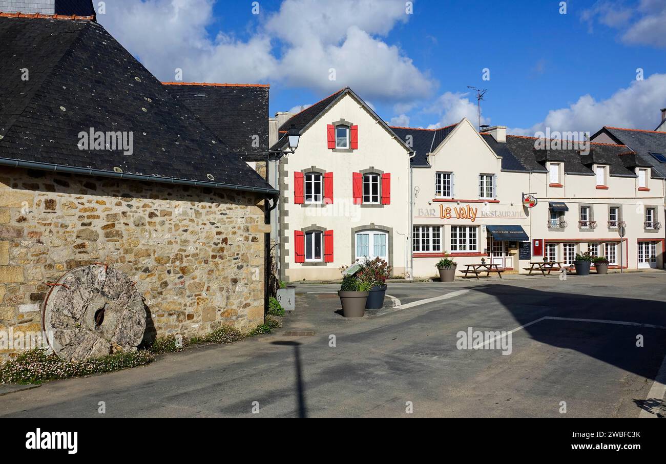 Bridge with Moulin du Pont mill at the mouth of La Mignonne into the ...