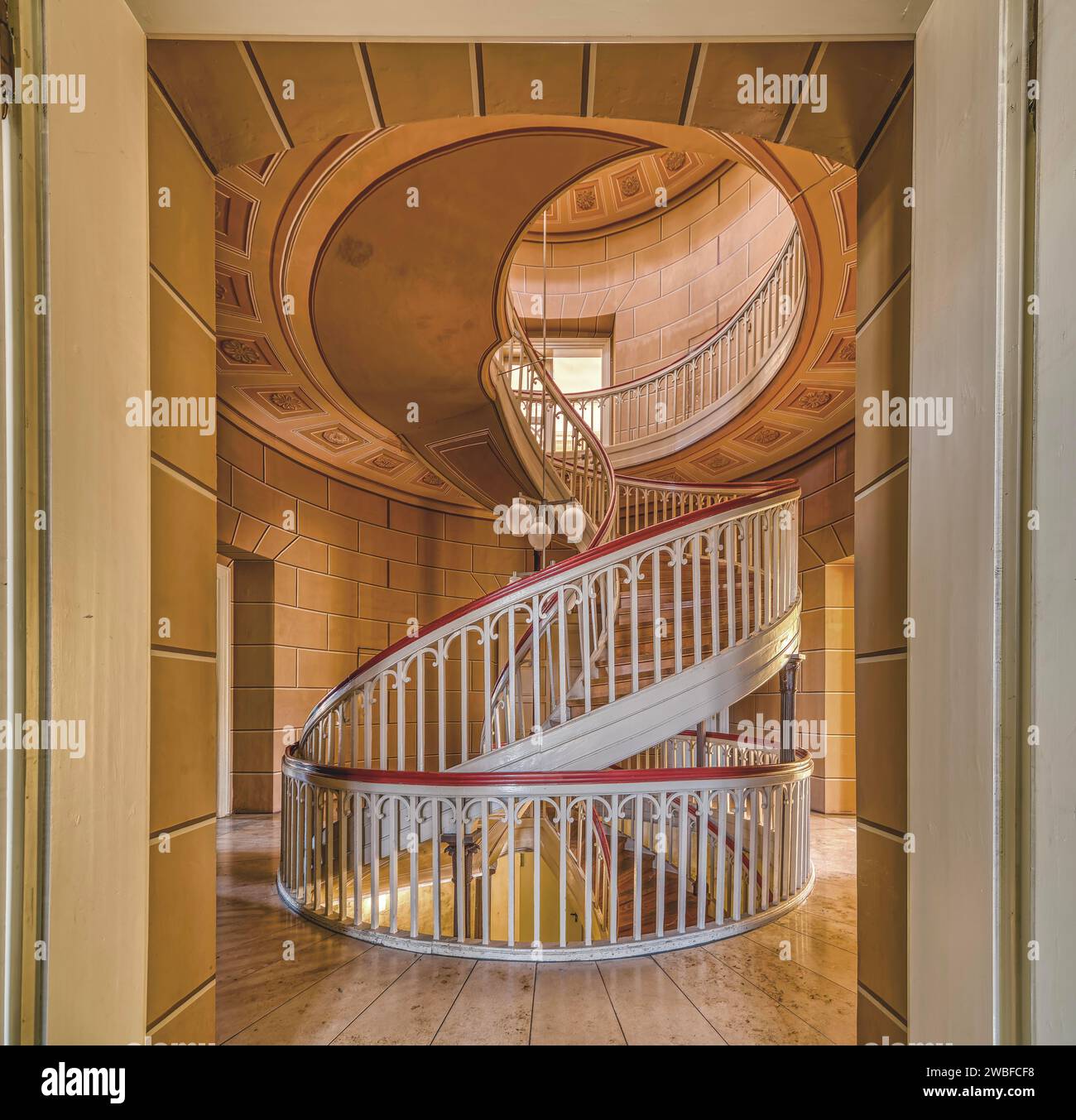 Spiral staircase in a building hi-res stock photography and images - Alamy
