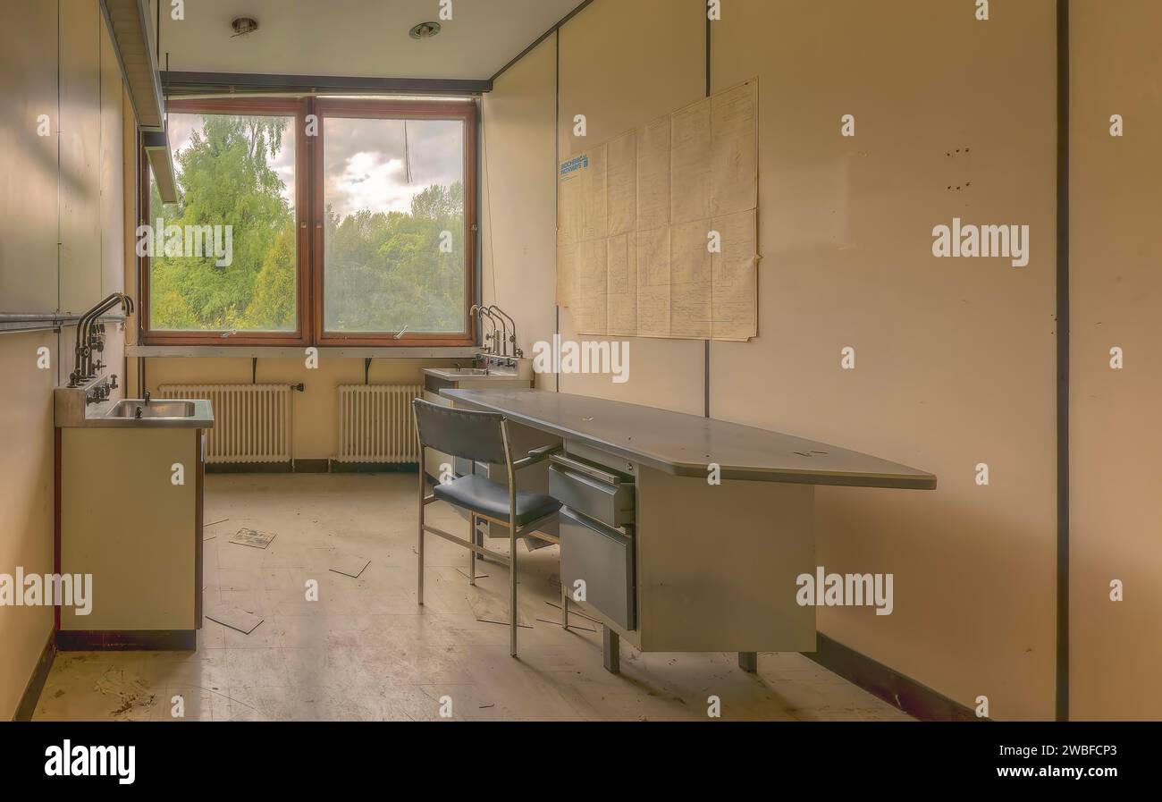 Empty laboratory hi-res stock photography and images - Alamy