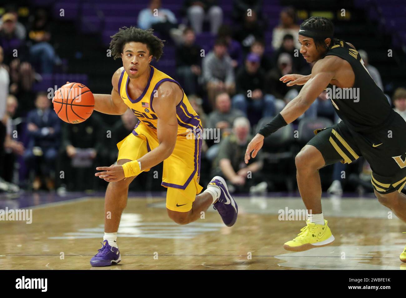 Baton Rouge, LA, USA. 09th Jan, 2024. LSU's Jalen Cook (3) drives past ...