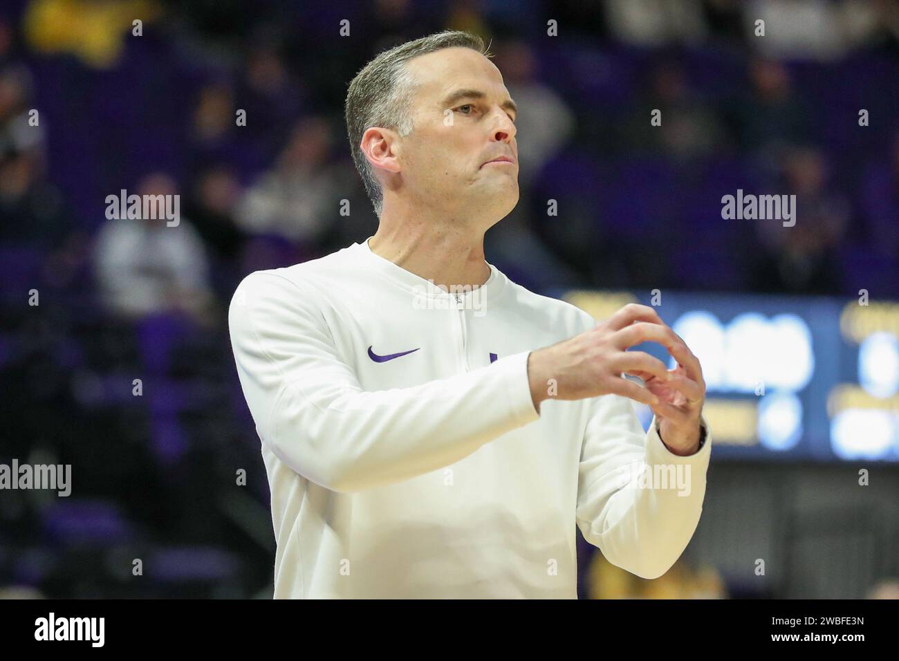 Baton Rouge, LA, USA. 09th Jan, 2024. LSU Head Coach Matt McMahon calls ...