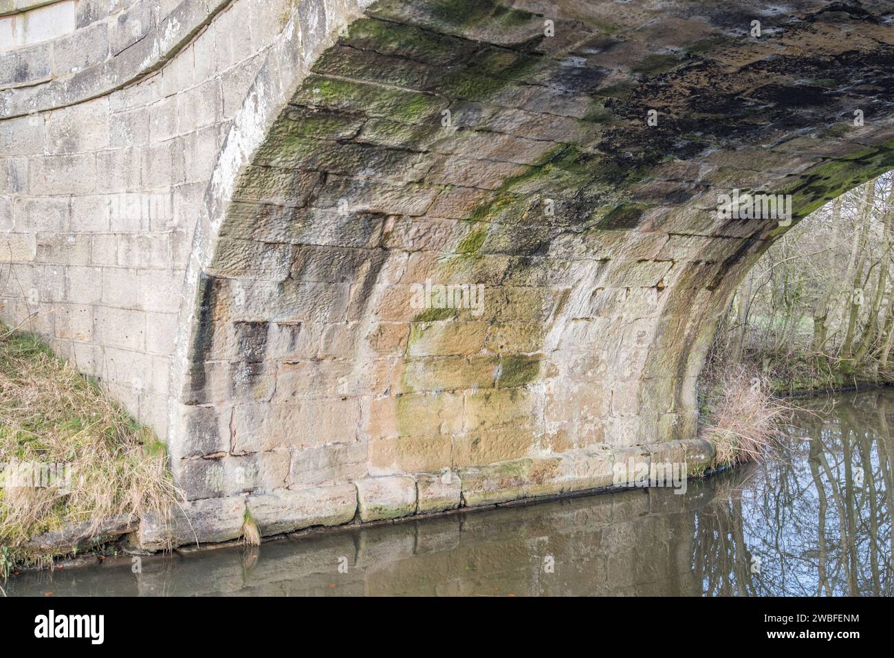 Nicely constructed stone bridge at gargrave hi-res stock photography ...