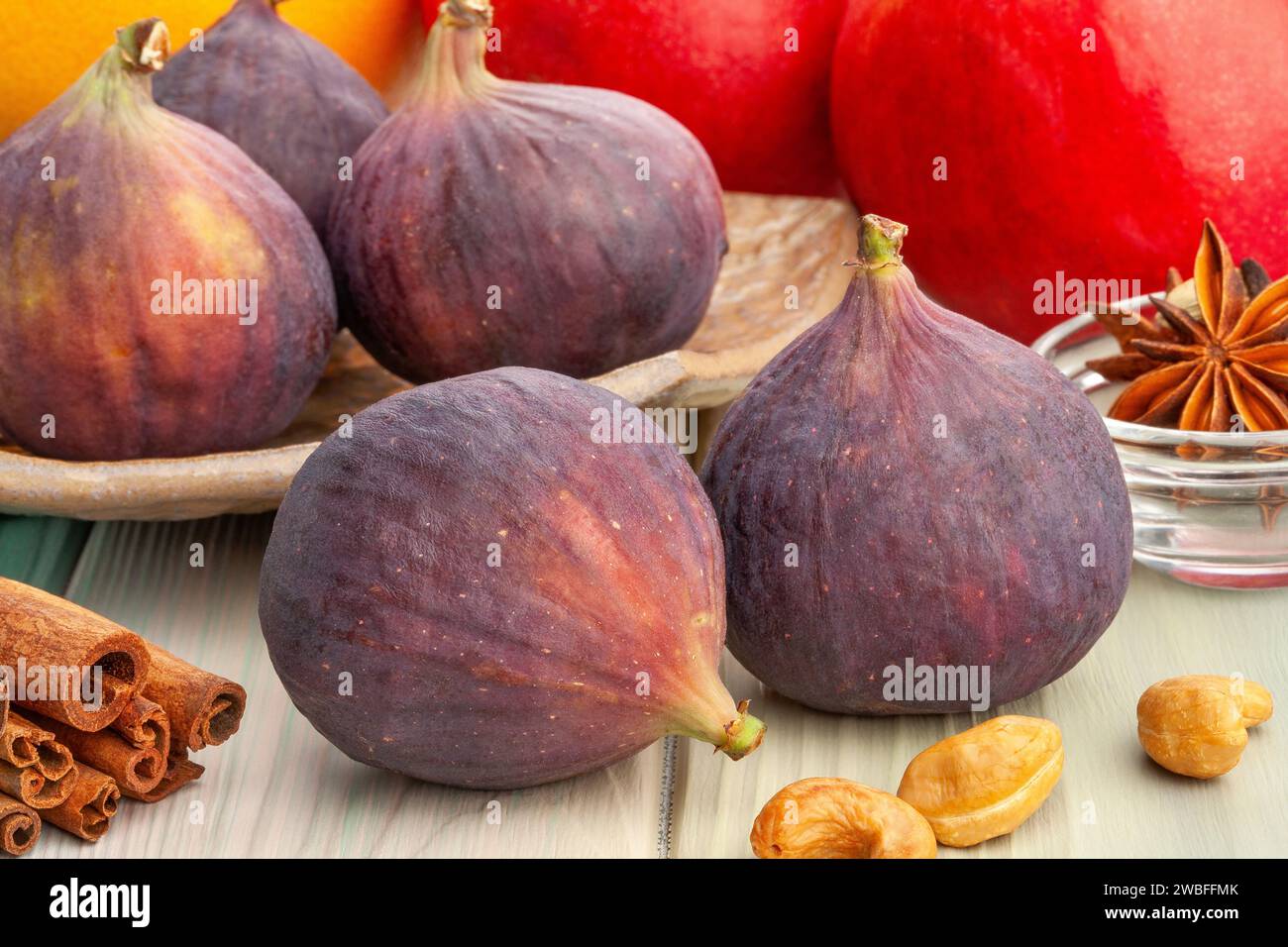 Group of figs hi-res stock photography and images - Alamy