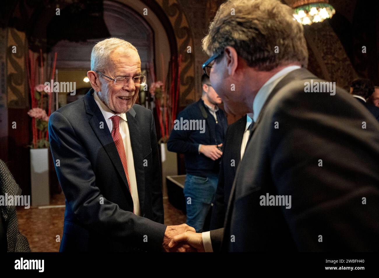 T bildung hi-res stock photography and images - Alamy