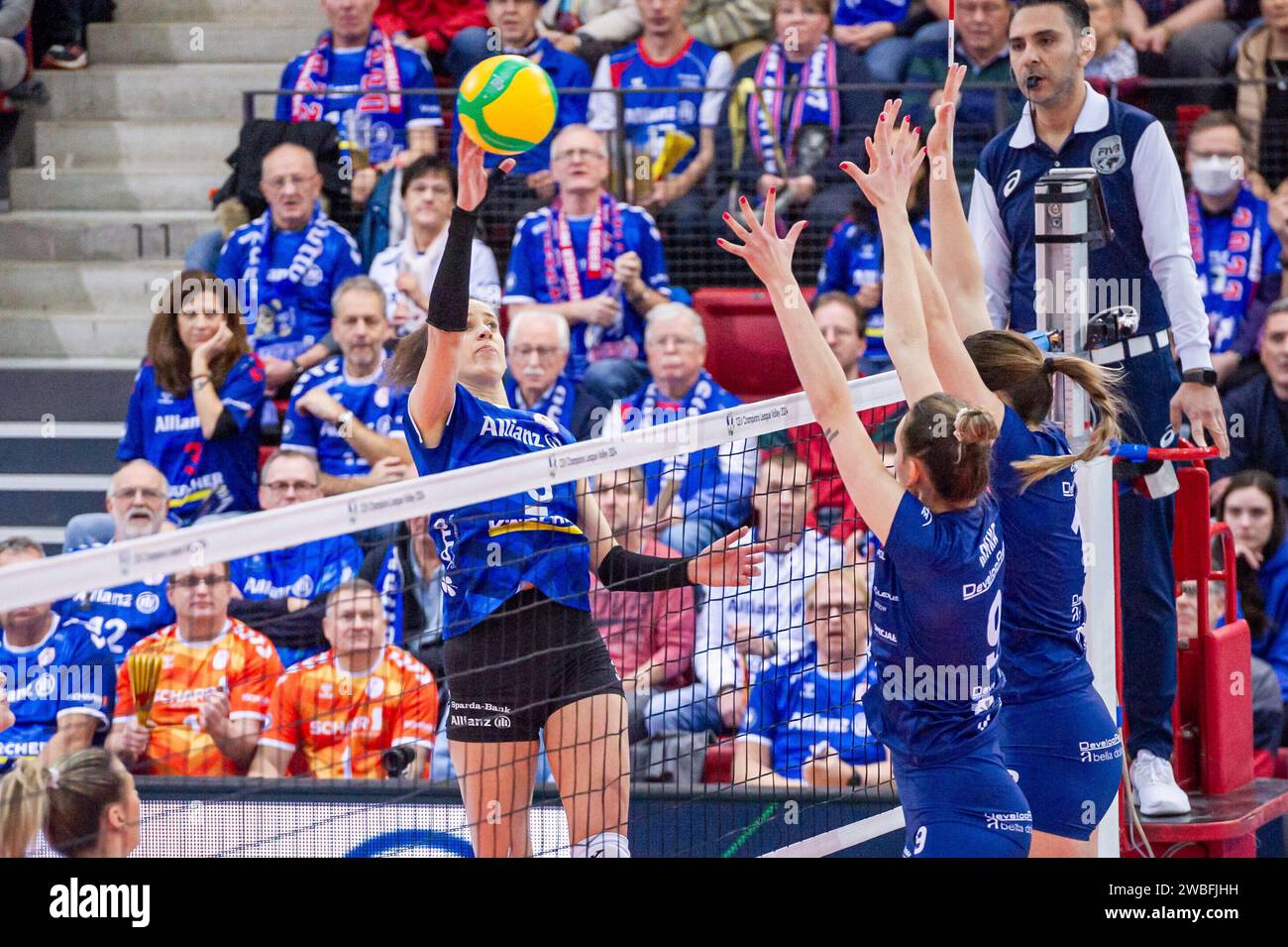 Maria Segura Palleres (Allianz MTV Stuttgart, #03) vs. polnischer Block ...