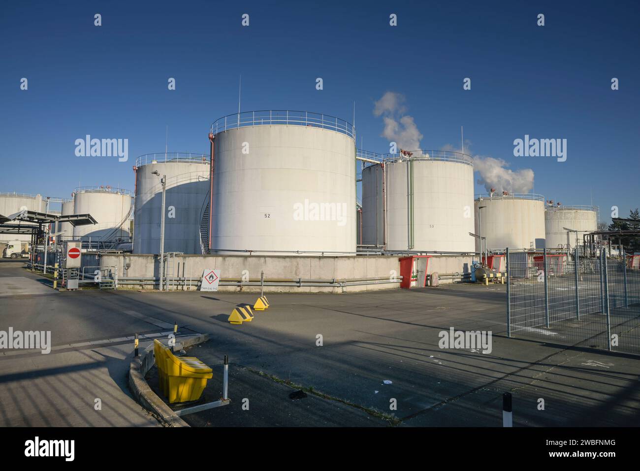 Heizoltanks hi-res stock photography and images - Alamy