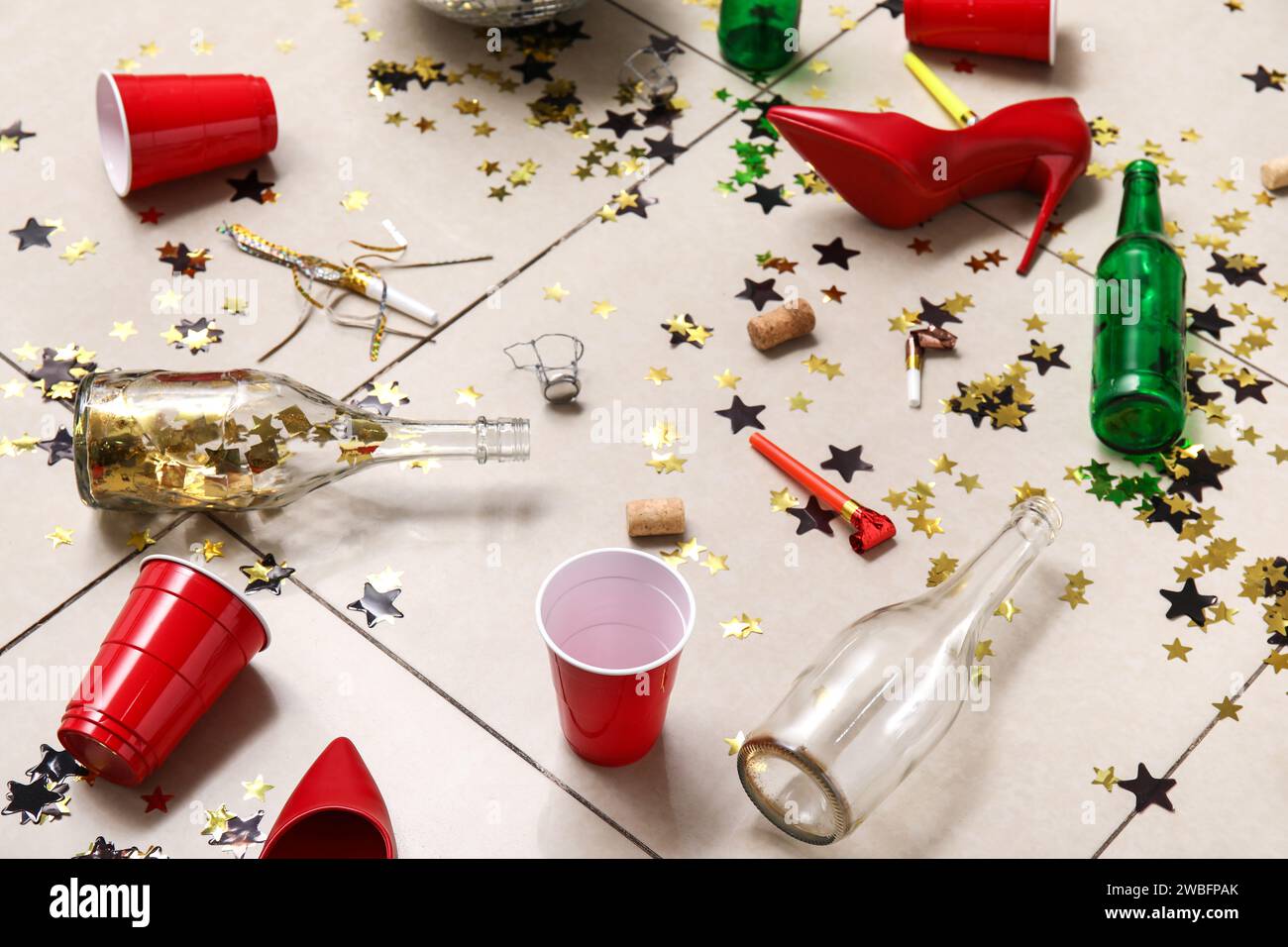 Party rubbish confetti hi-res stock photography and images - Alamy