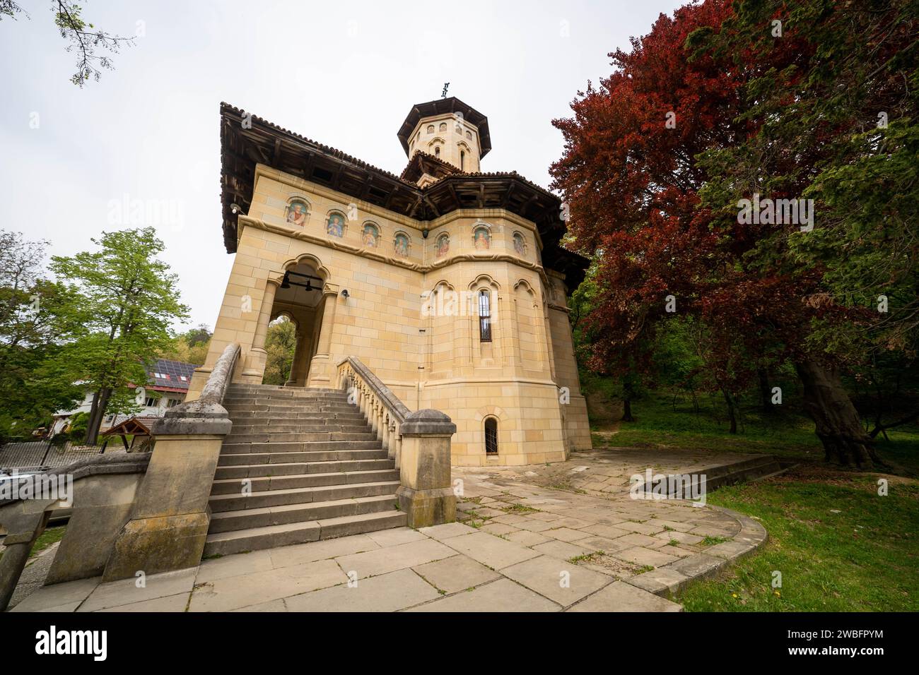 Stepped building hi-res stock photography and images - Alamy