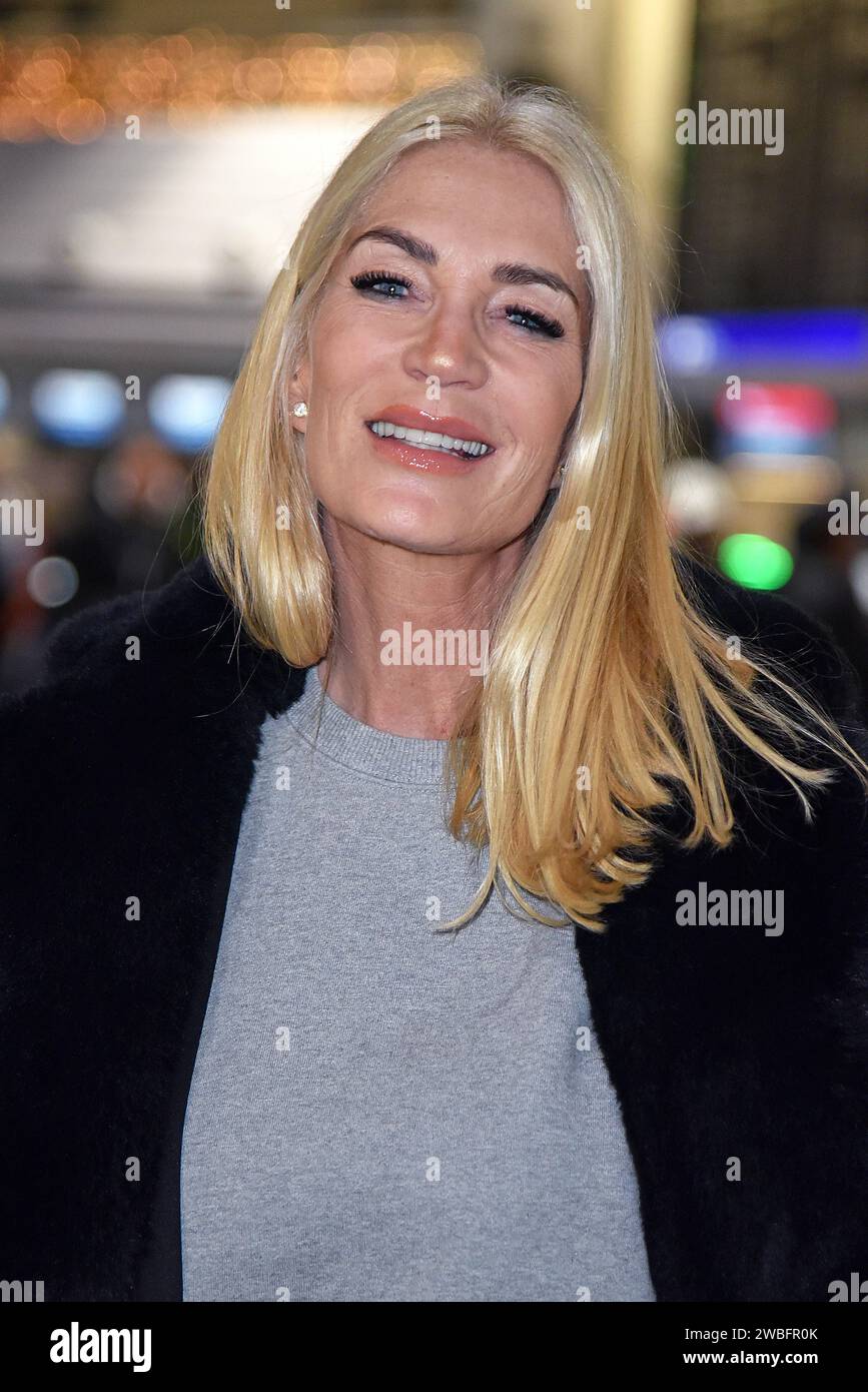 Sarah Kern - Abflug der Kandidaten nach Australien zur RTL TV-Show ICH ...