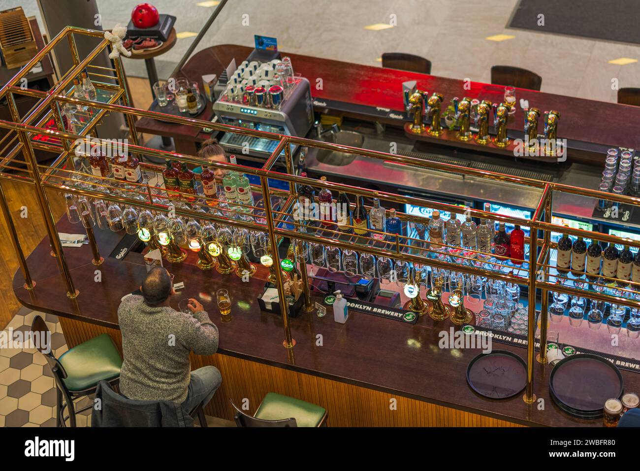 Sports bar art hi-res stock photography and images - Alamy