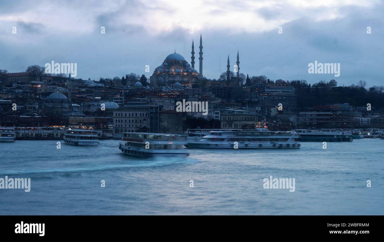 Istanbul, Istanbul, Turkey. 10th Jan, 2024. People enjoy strolling ...