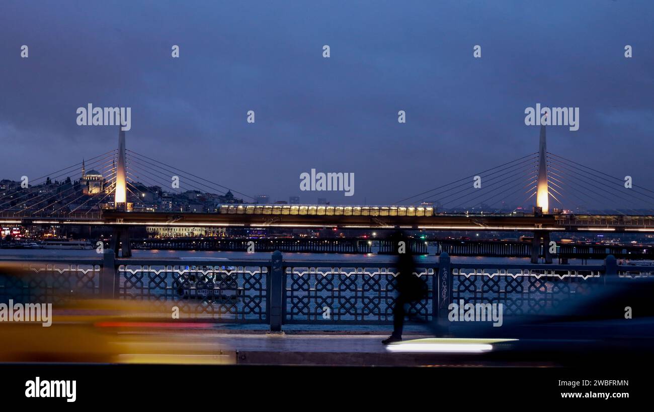 Istanbul, Istanbul, Turkey. 10th Jan, 2024. People enjoy strolling ...
