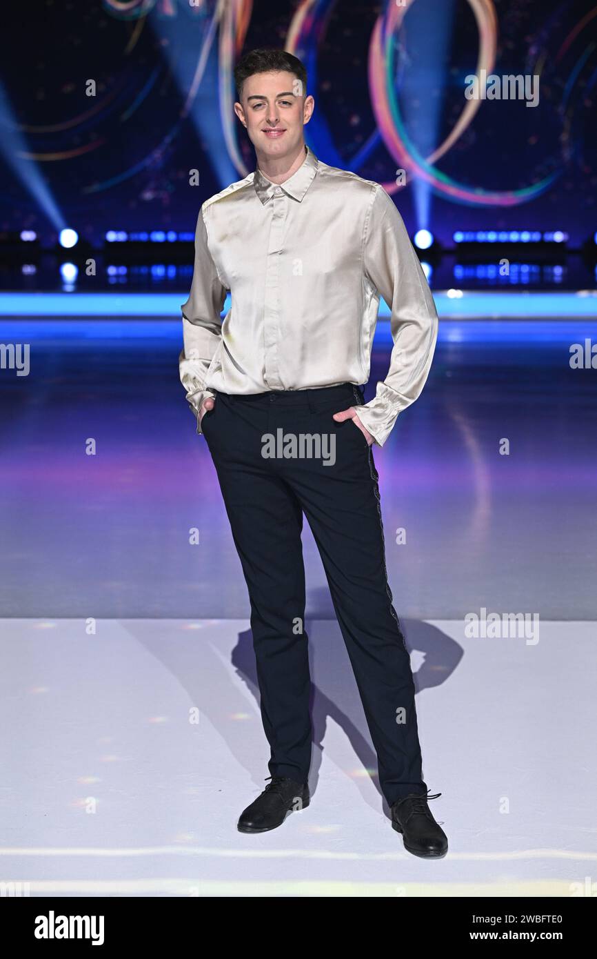 Colin dancing on ice hi-res stock photography and images - Alamy