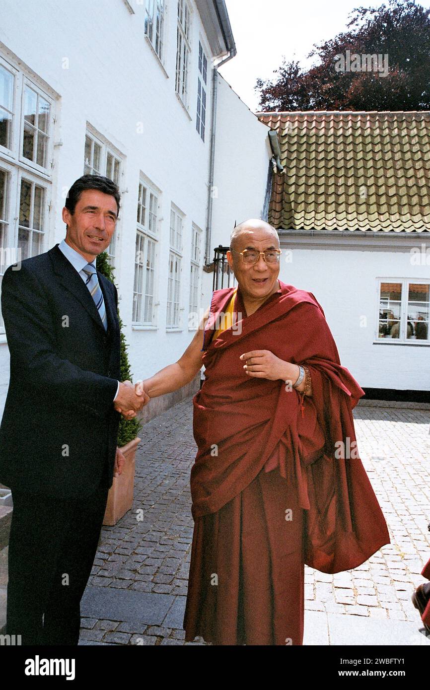 Dalai lama foto hi-res stock photography and images - Alamy