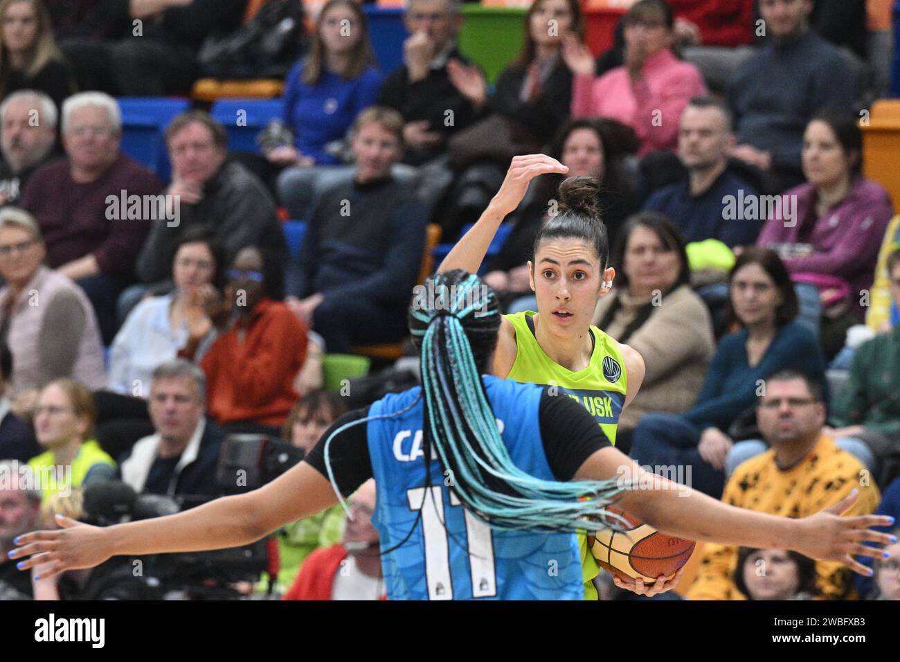 Prague, Czech Republic. 10th Jan, 2024. L-R Arica Carter (Salamanca ...