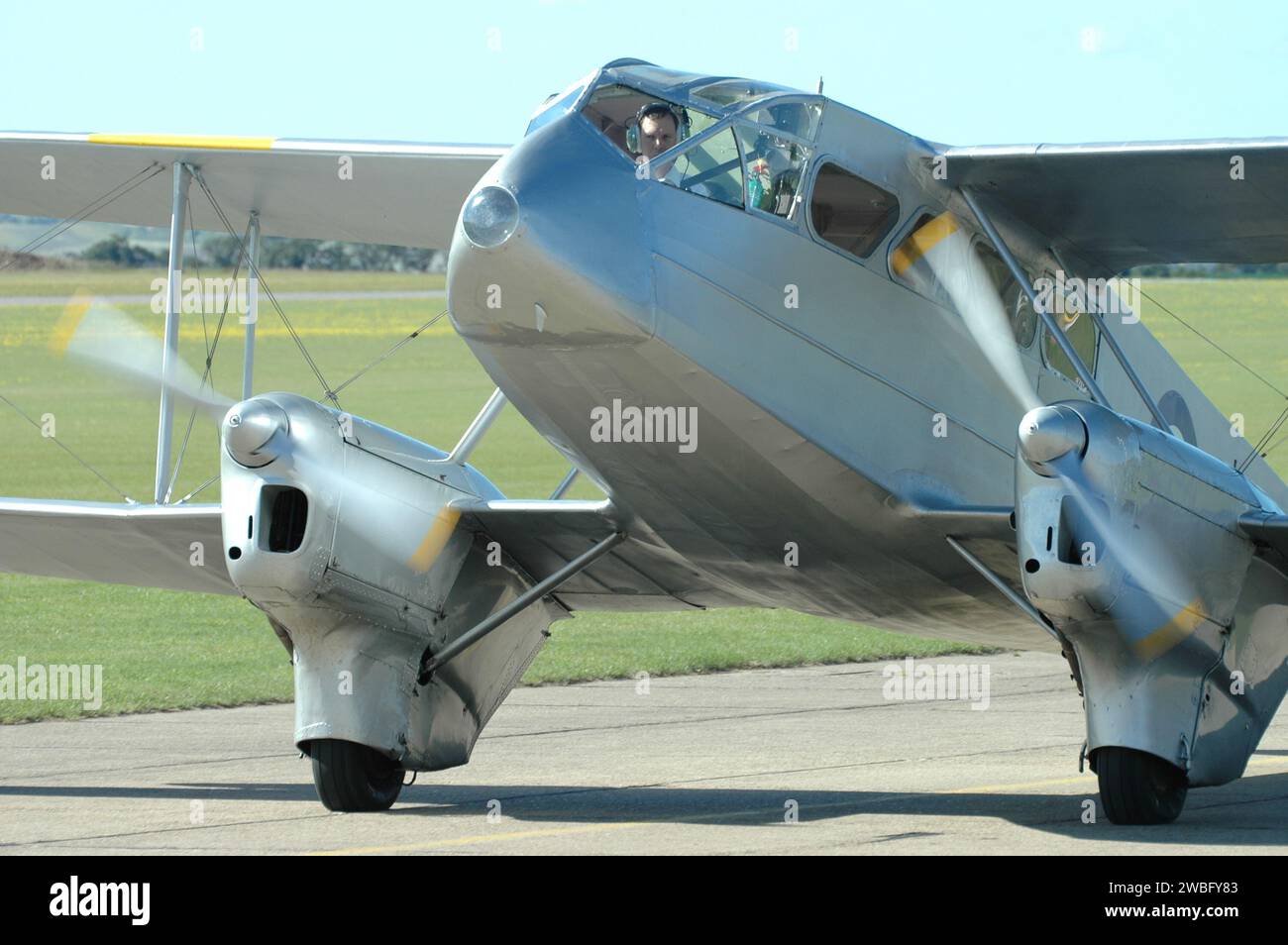 De havilland dragon rapide aircraft hi-res stock photography and images ...