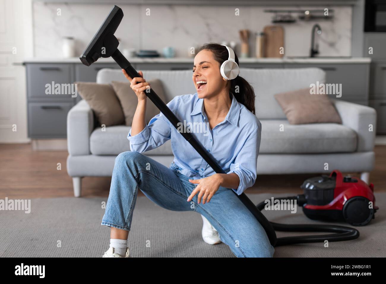 Singing vacuum hi-res stock photography and images - Alamy