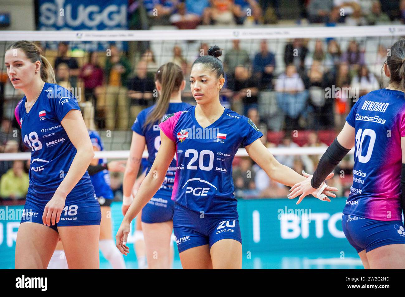 Amanda Coneo (PGE Rysice Rzeszow, #20), konzentriert Volleyball ...