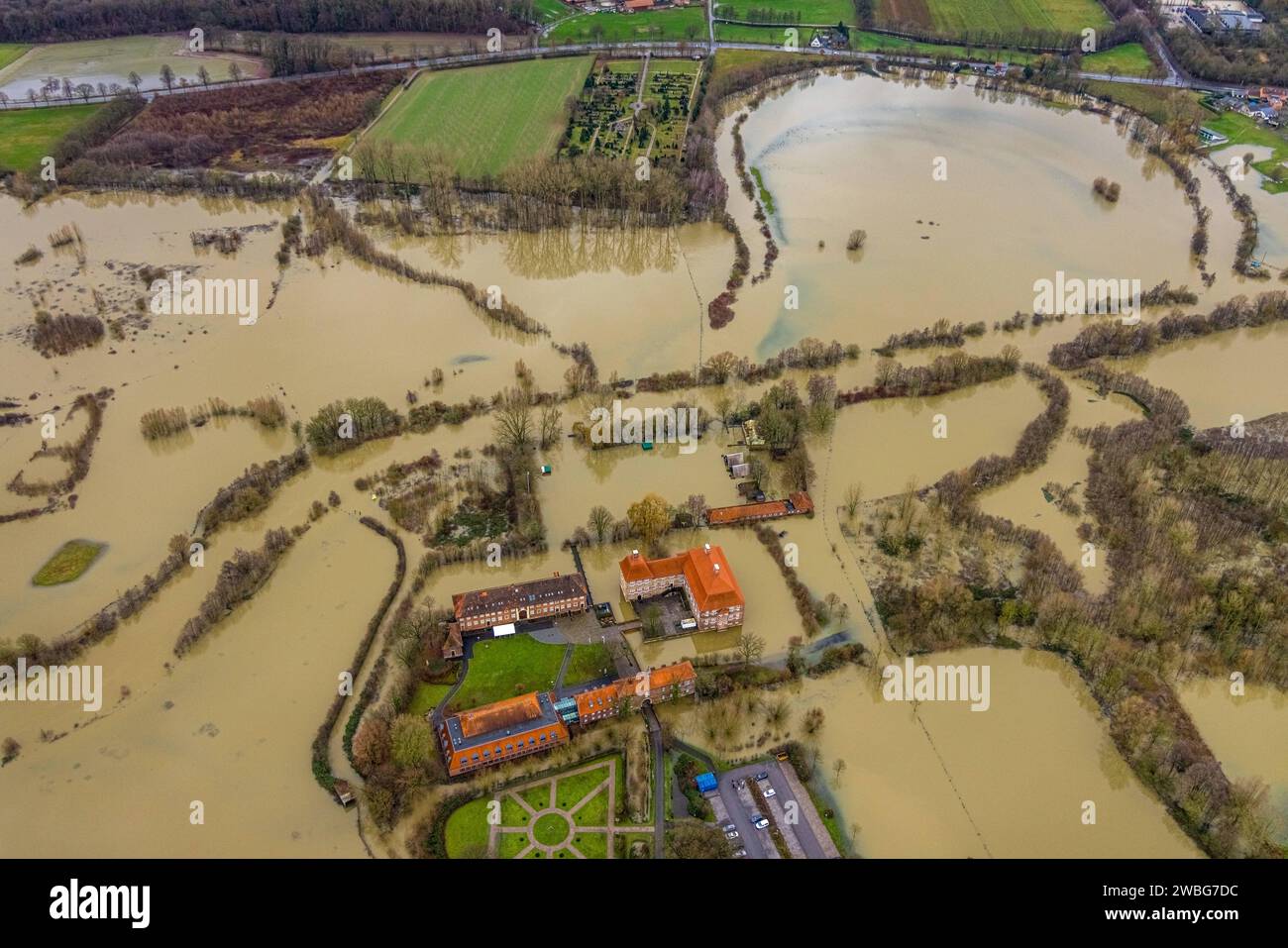 Oberwerries schloss an der lippe hi-res stock photography and images ...