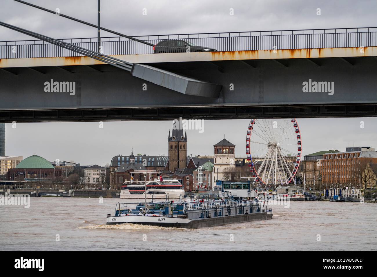 Knee water hi-res stock photography and images - Alamy