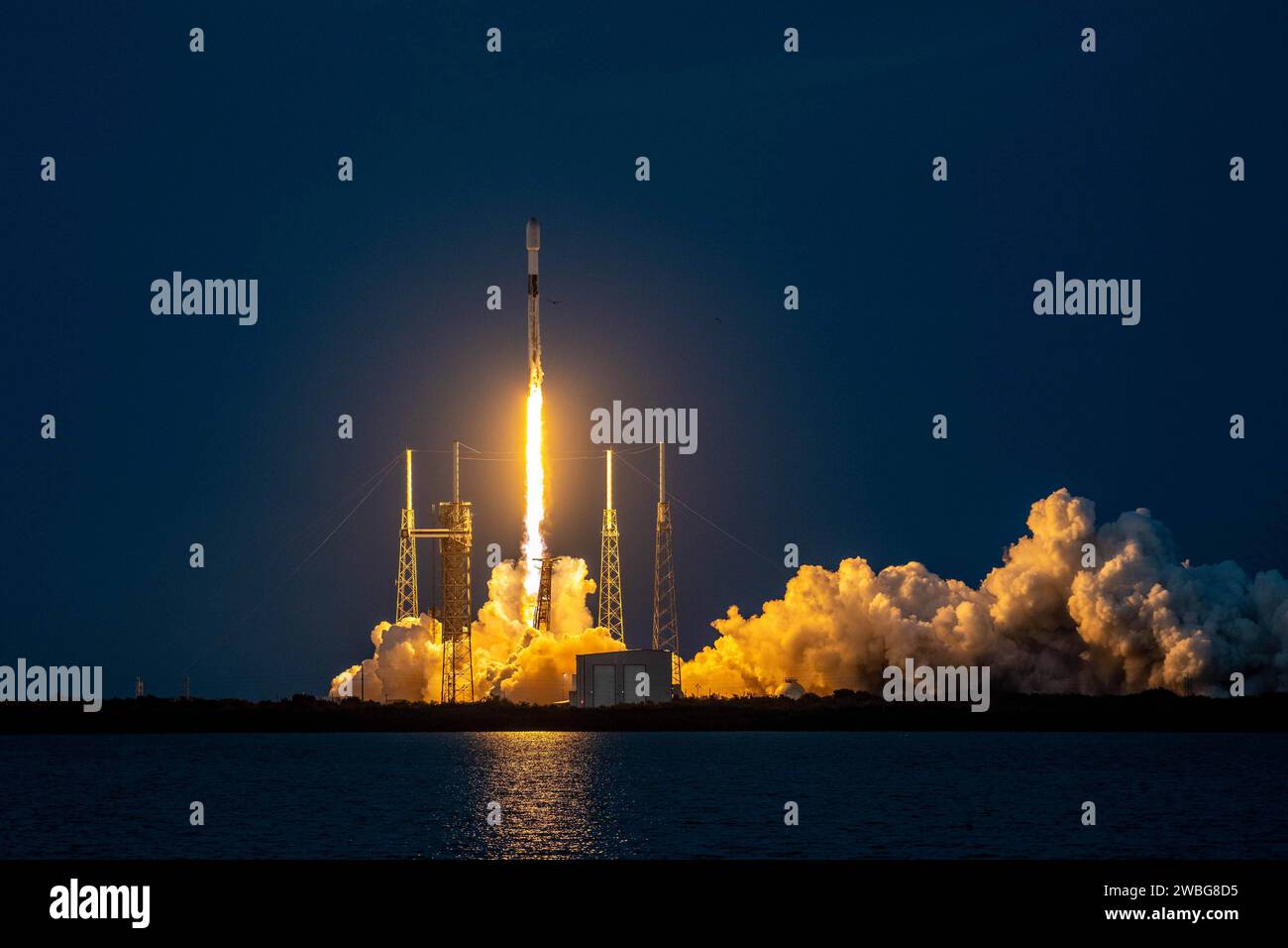 Space launch complex 40 slc 40 hi-res stock photography and images - Alamy