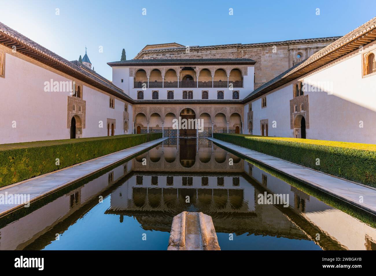 The Courtyard of the Myrtles (Patio de los Arrayanes) in La Alhambra ...