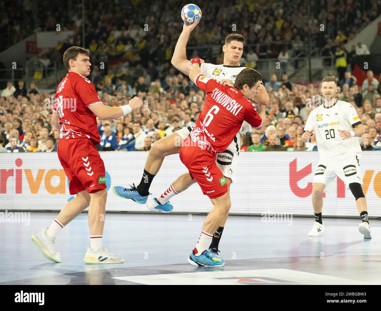 Sebastian Heymann (Deutschland, #11) wird von Cedrie Tynowski (Schweiz ...