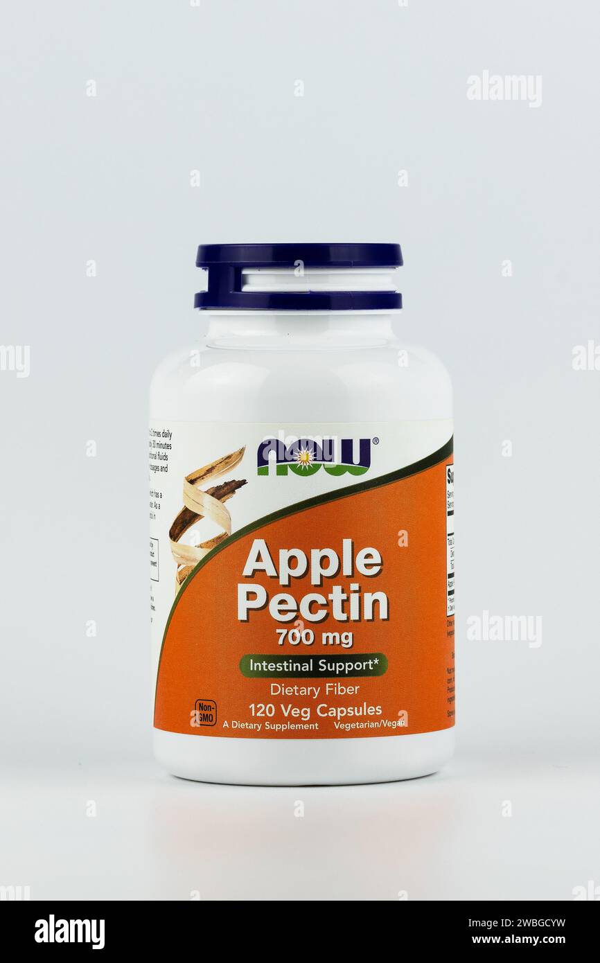Apple pectin supplement editorial. Apple pectin pills Stock Photo - Alamy