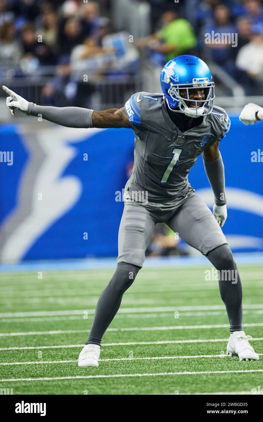 Detroit Lions cornerback Cameron Sutton pursues a play against the ...