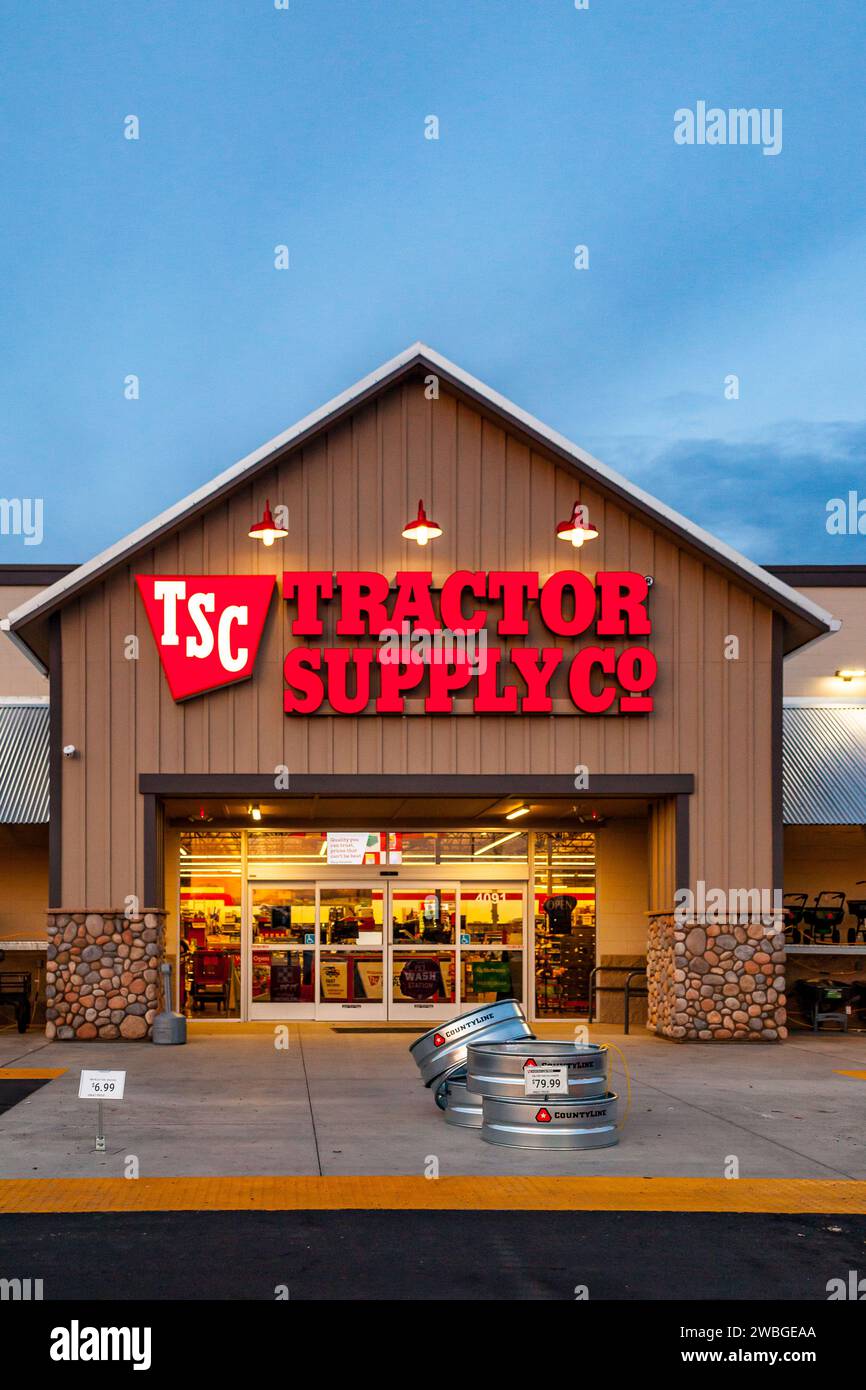 Tractor supply logo hi-res stock photography and images - Alamy