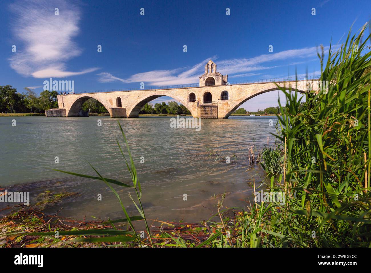 Famous Avignon Bridge, medieval Saint Benezet bridge in Avignon ...